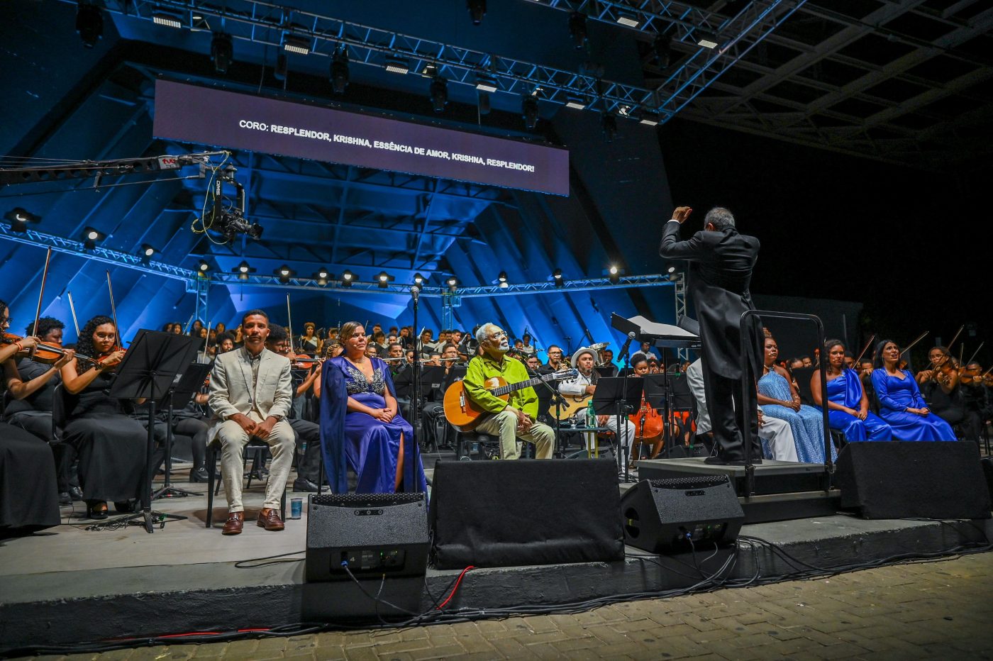 Gilberto Gil e Aldo Brizzi misturam MPB, canto lírico e dança indiana ...