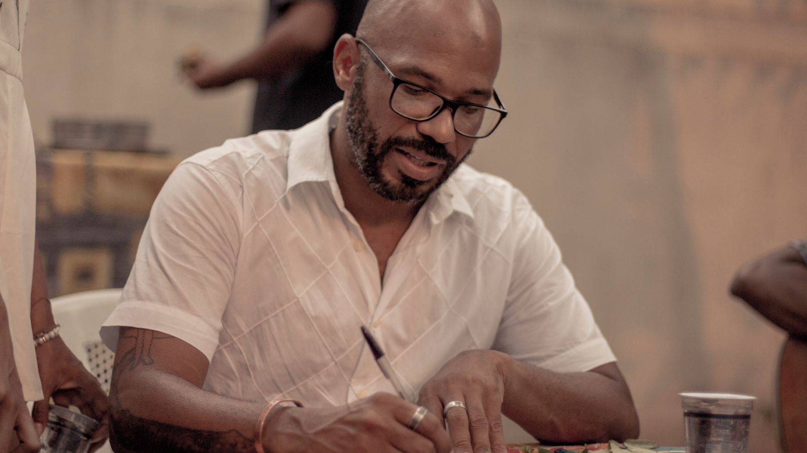 Novo livro de Sérgio Caetano celebra resistência e superação no ...