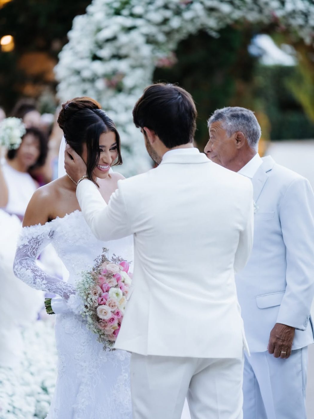 Diogo Melim e Nanda Carol abrem álbum de fotos de casamento; veja | Alô ...