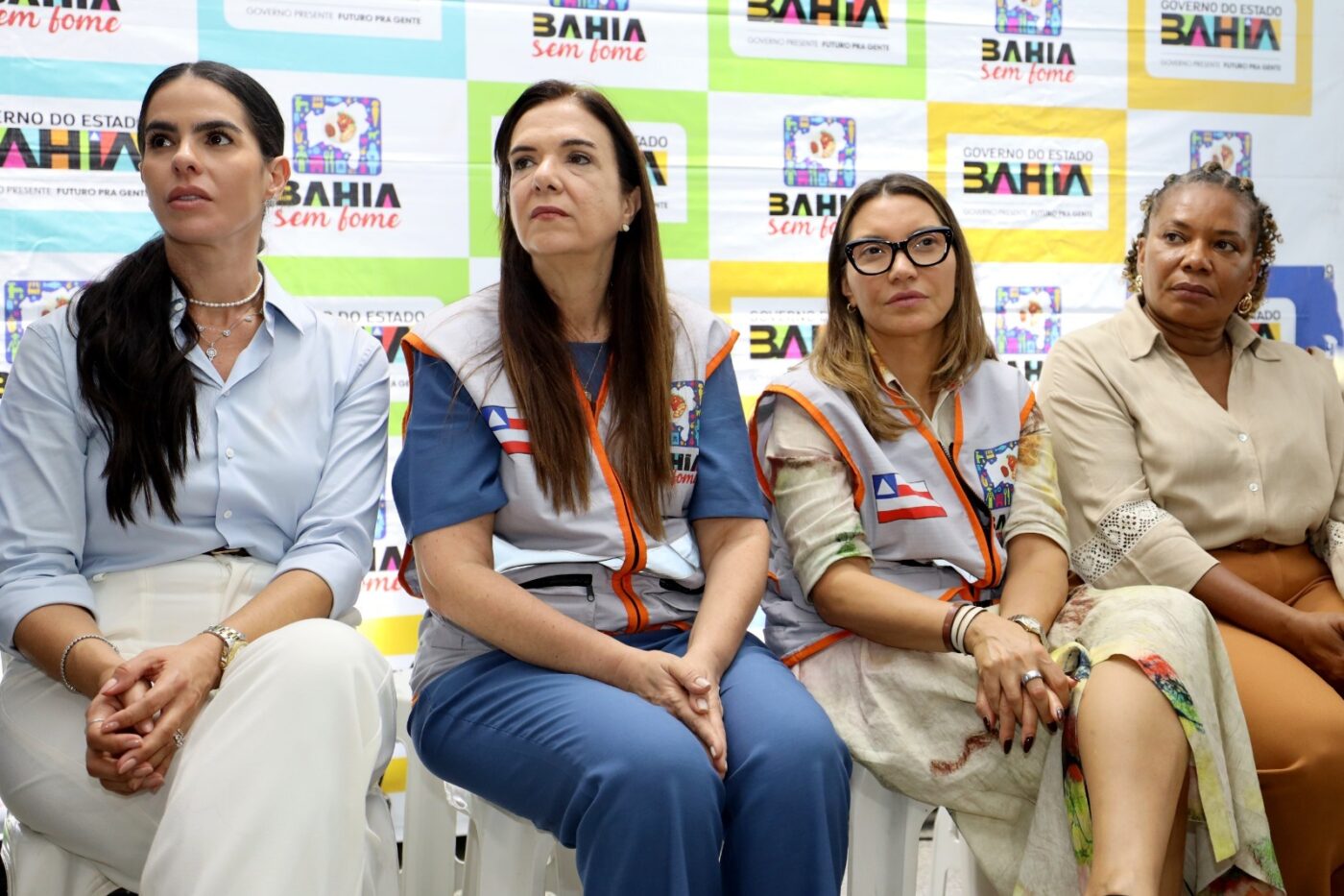 Janja visita cozinha comunitária na Boca do Rio, em Salvador | Alô Alô ...