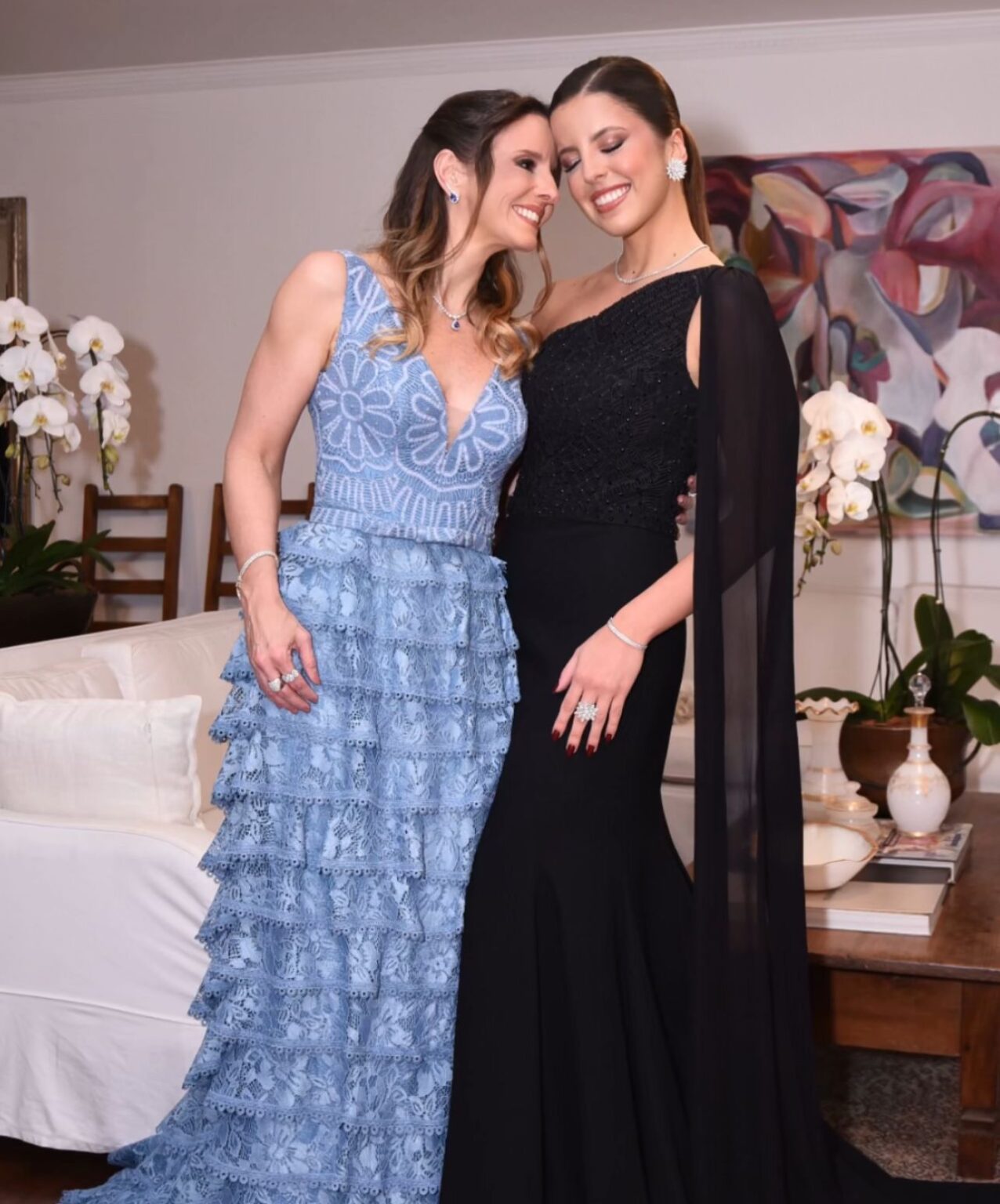 Emilie Najar celebra formatura em Direito com festa em São Paulo; veja ...