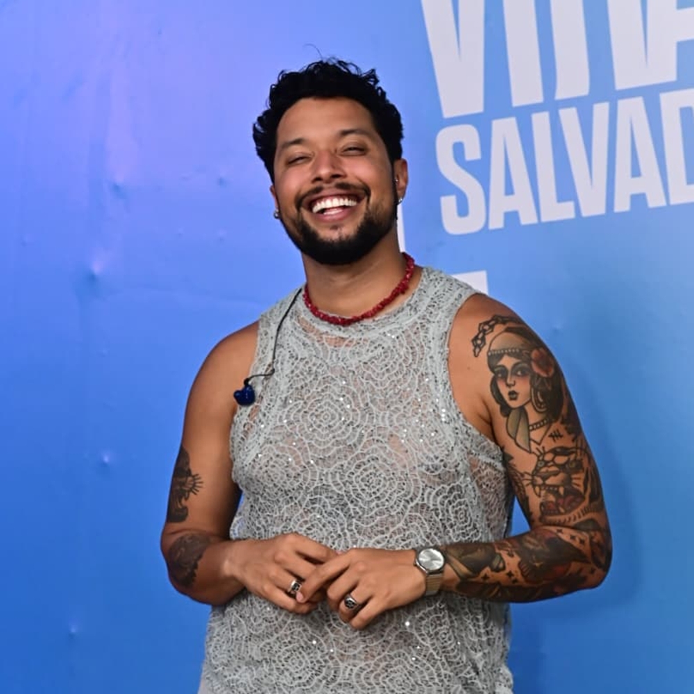 Dinho Júnior celebra quarto anos à frente da transmissão do Festival ...