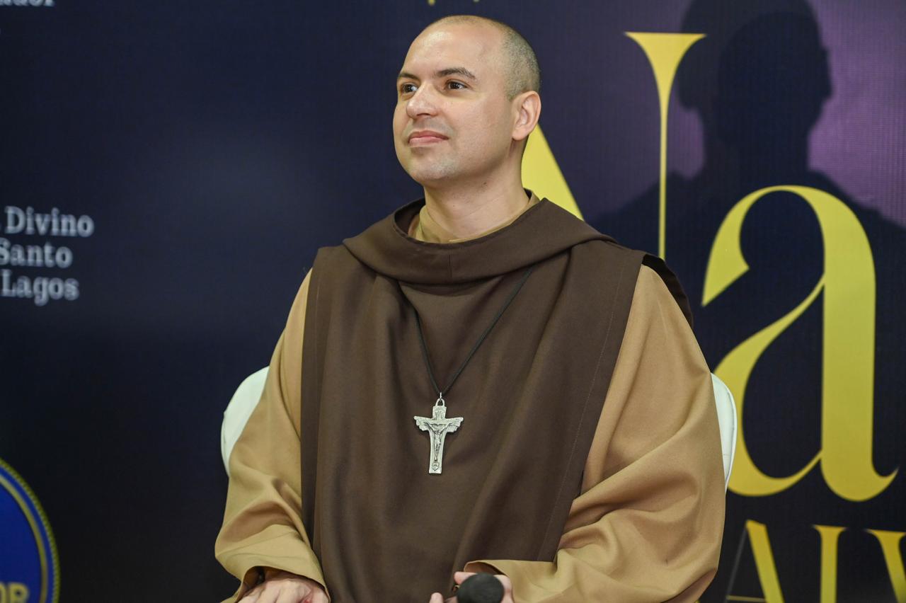 “Desejo um ano de bênçãos”, diz Frei Gilson antes de missa e show em ...