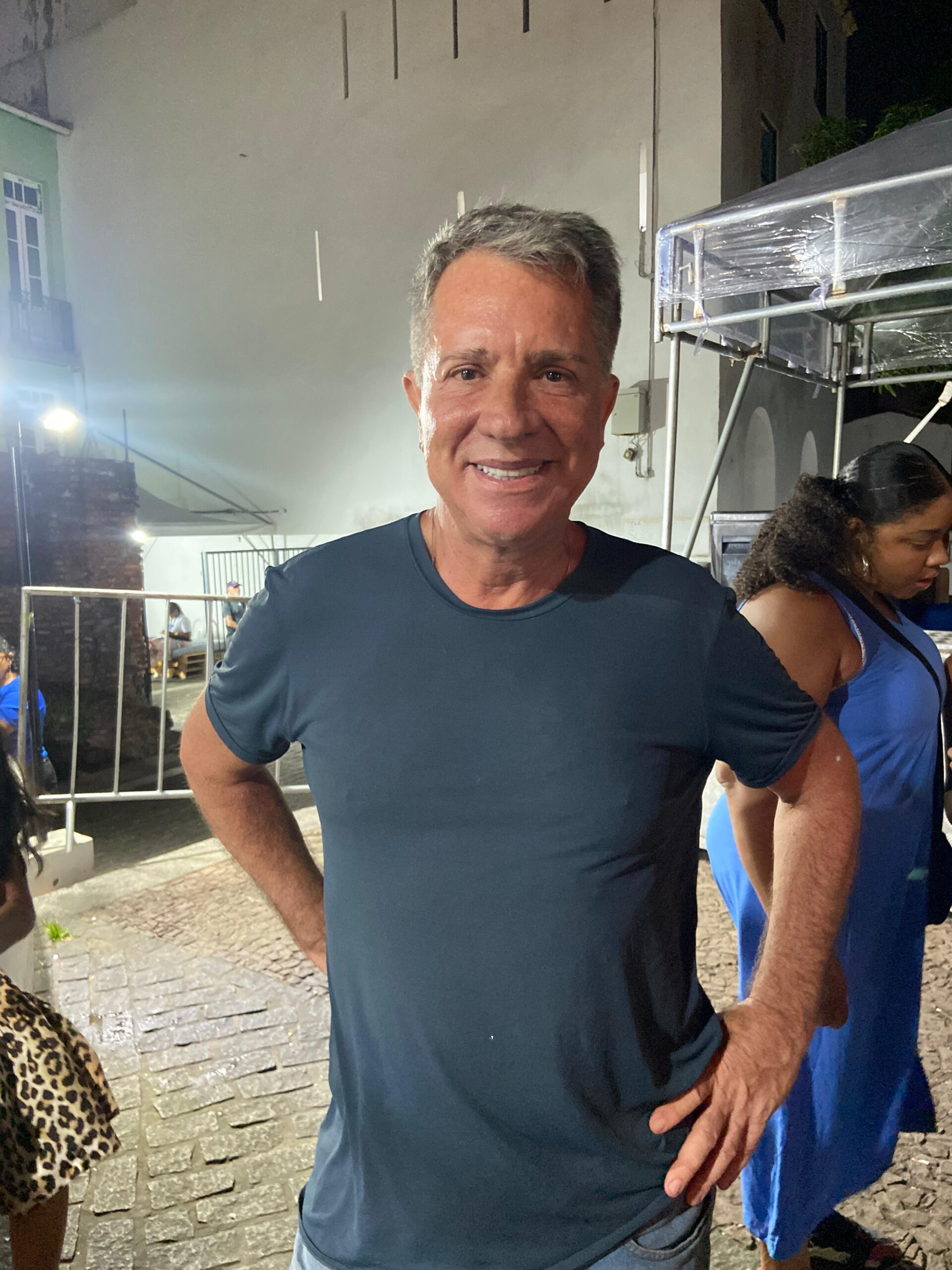 Luís Salem curte cortejo afro e celebra sucesso de personagem em Vale ...