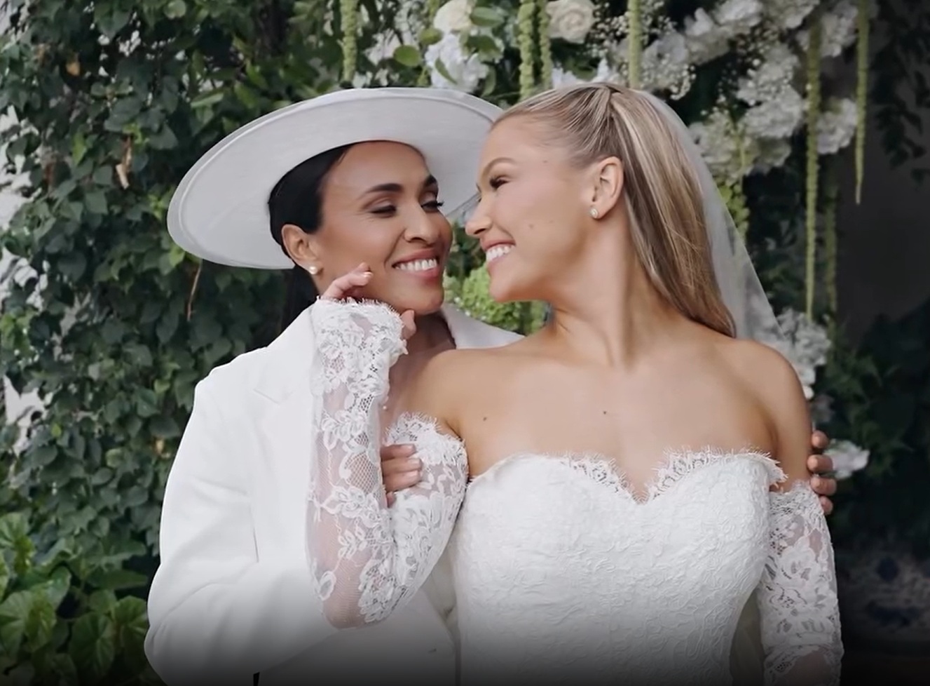 Marta divulga vídeo de casamento com Carrie Lawrence nos EUA; veja ...